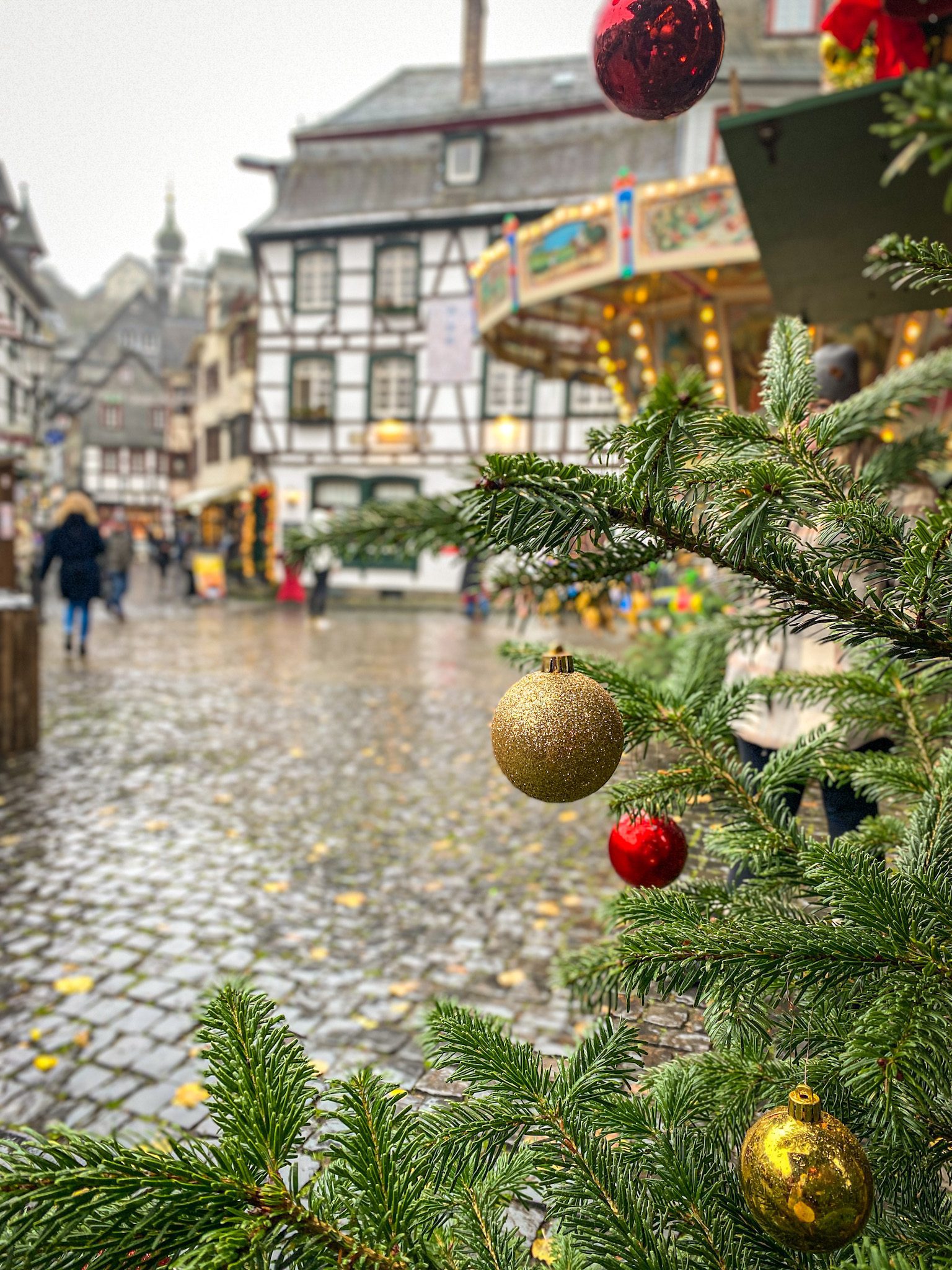 All About the 2023 Monschau Christmas Market in Germany • Jessica Lynn ...